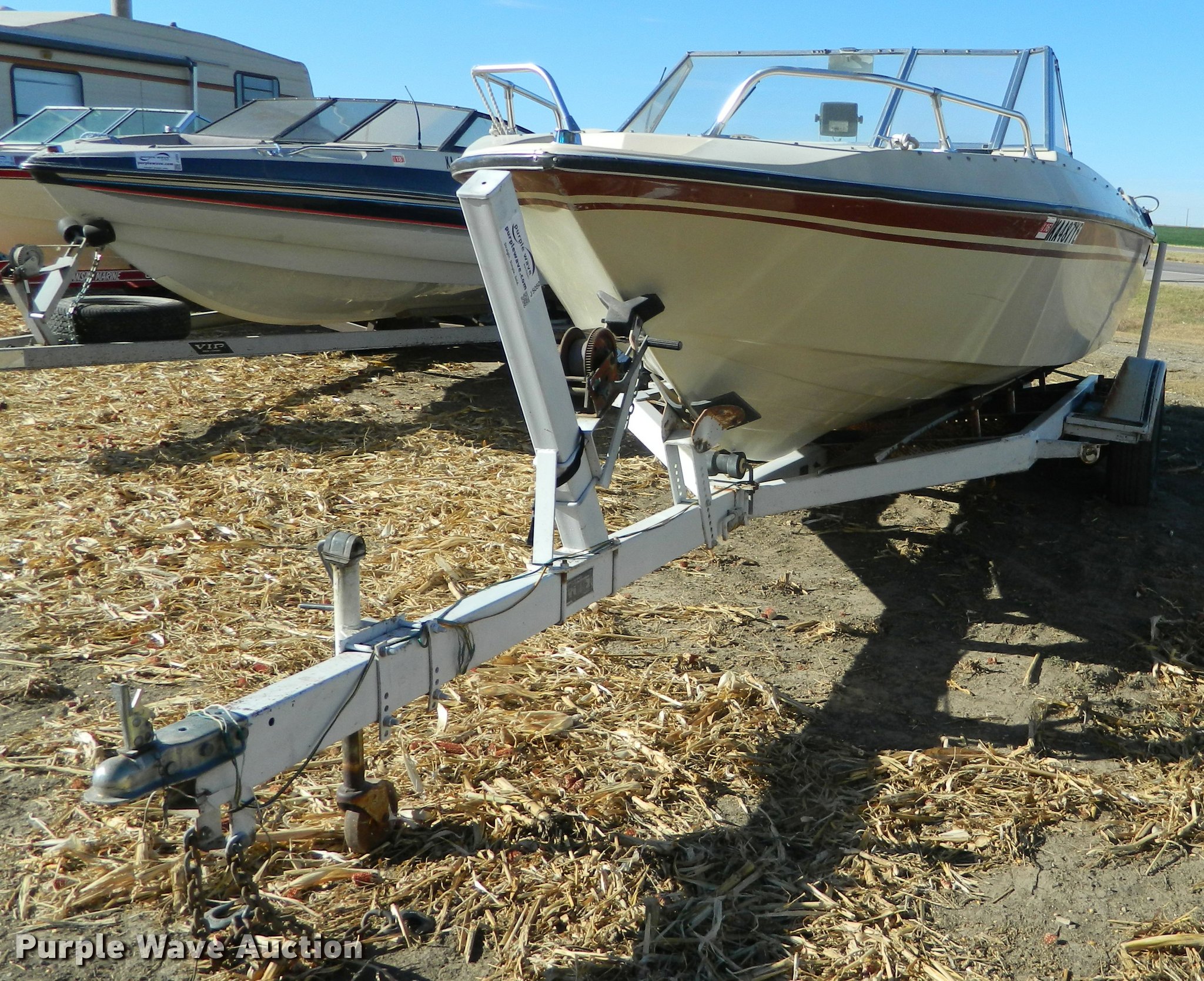 1977 Larson fiberglass V-bottom boat in Oakley, KS | Item J5050 sold ...
