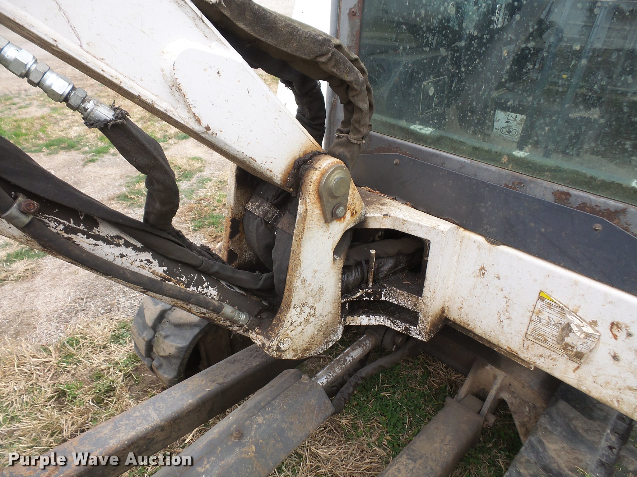 1998 Bobcat X331 compact excavator in Rushville, MO | Item DA3836 sold ...