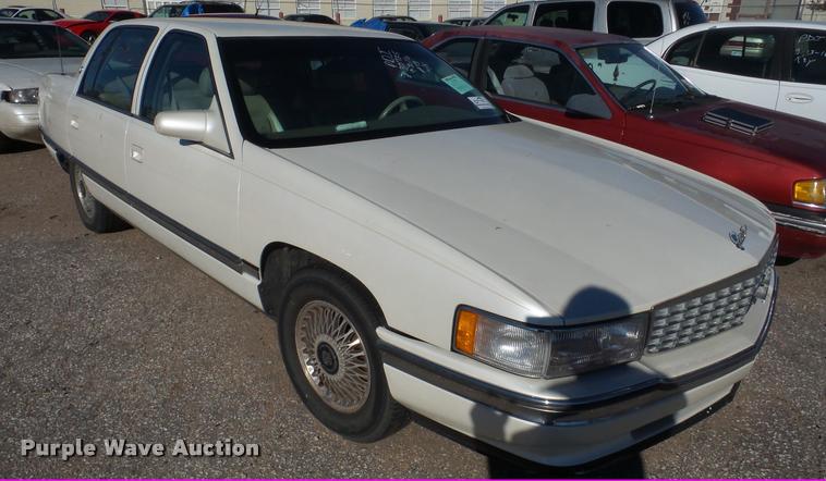 1994 Cadillac DeVille in Wichita, KS | Item DA2144 sold | Purple Wave