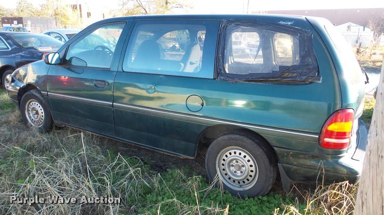 1995 Ford Windstar van in Wichita, KS | Item DA2157 sold | Purple Wave