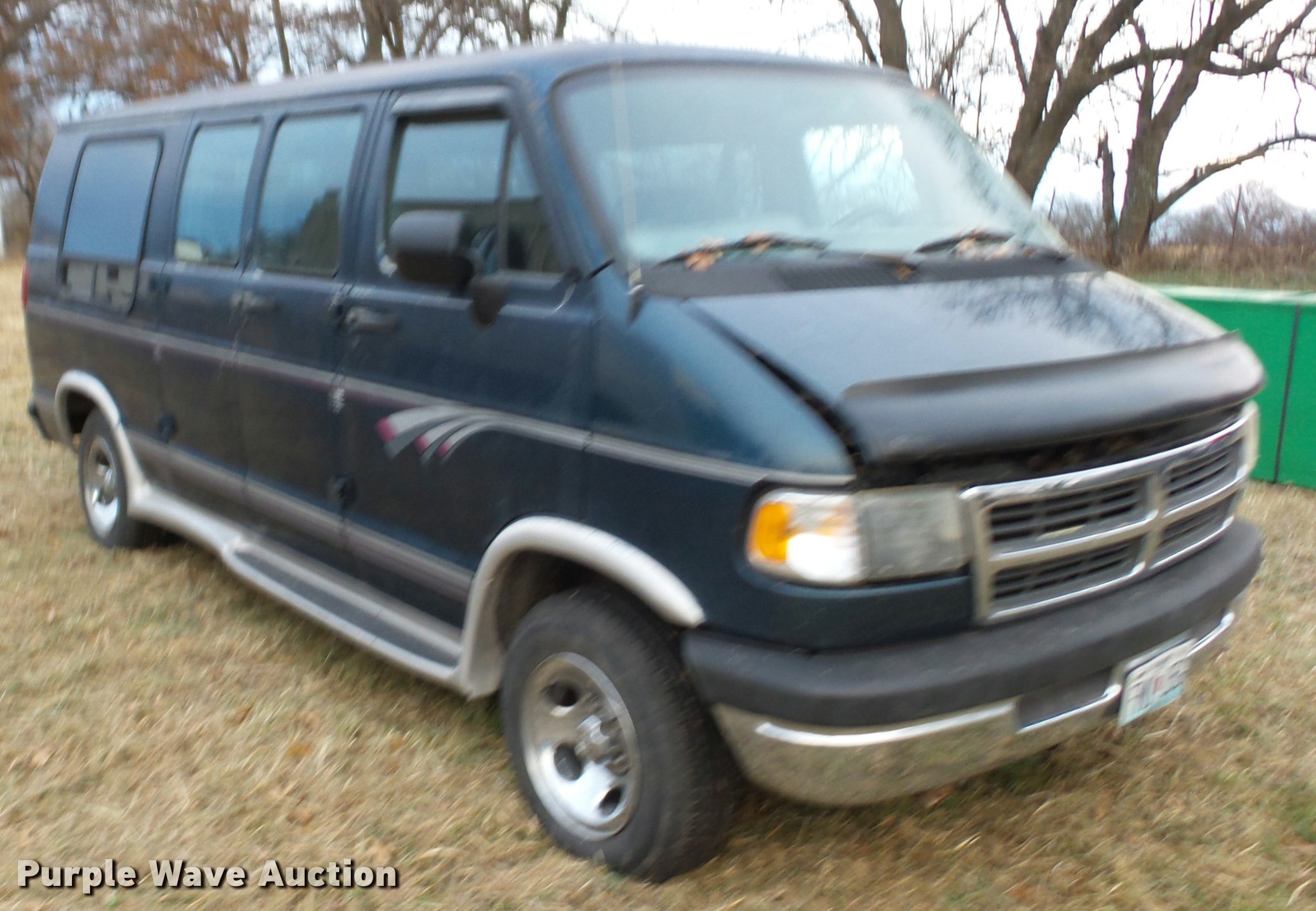 1997 Dodge Ram Van 2500 van in Clinton, MO | Item DA5812 sold | Purple Wave