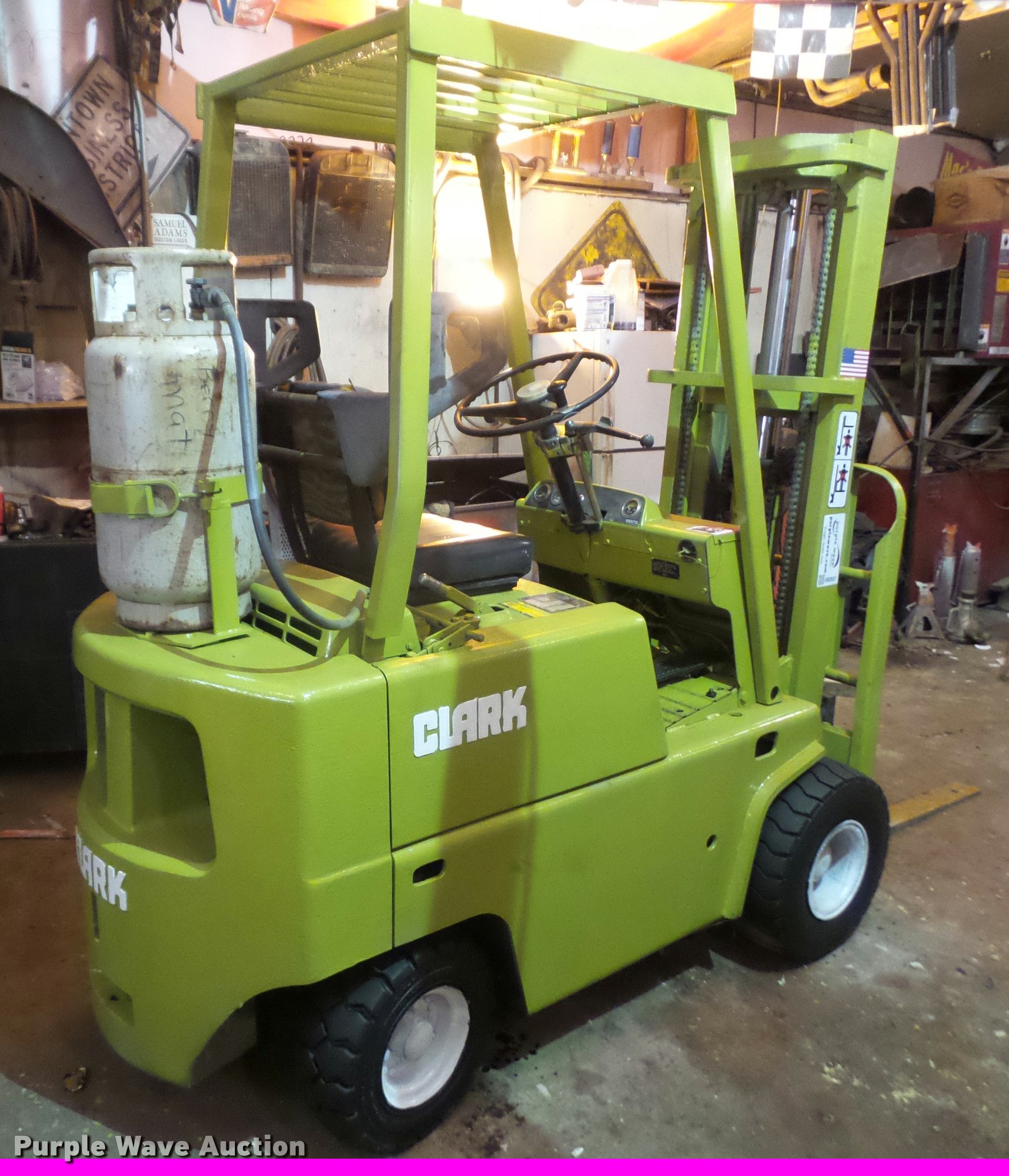 Clark C500-Y30 forklift in Tonganoxie, KS | Item DB2837 sold | Purple Wave