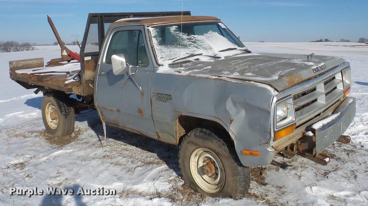 1986 Dodge W250 flatbed pickup truck in Leavenworth, KS | Item DB2859 ...