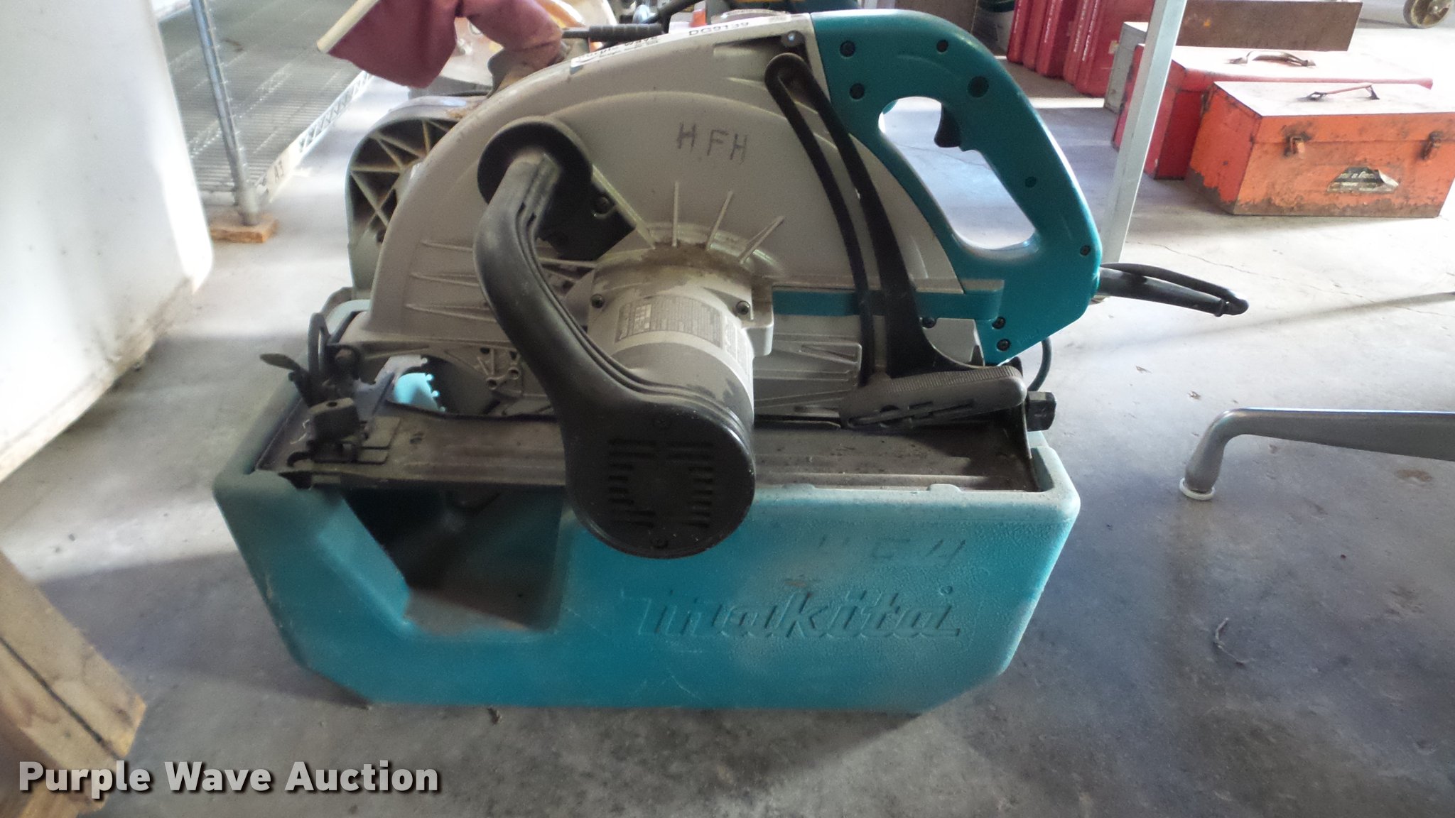 Makita 5402NA circular saw in Wichita, KS | Item DG9139 sold | Purple Wave