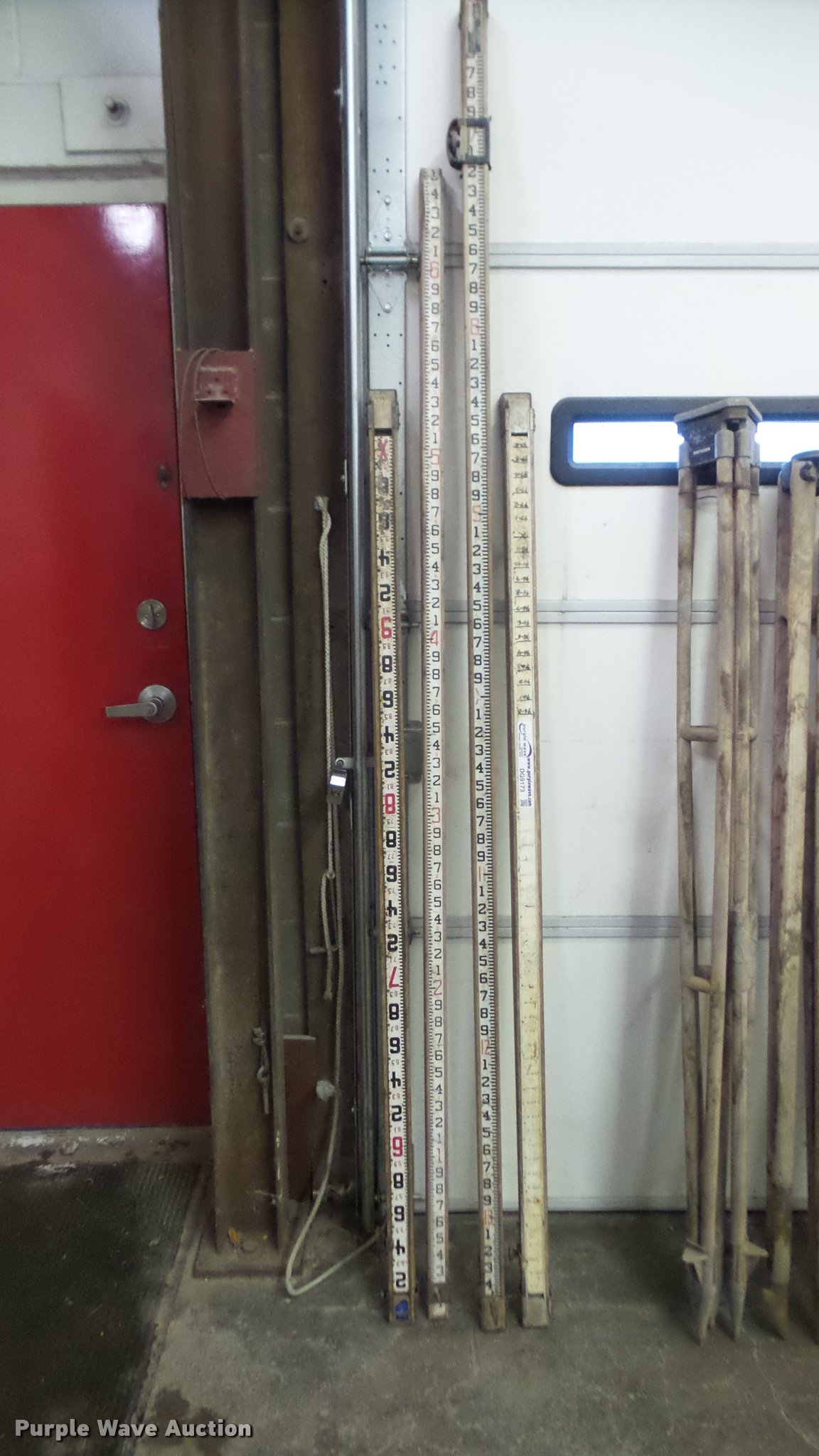 (4) transit sticks in Wichita, KS | Item DG9173 sold | Purple Wave