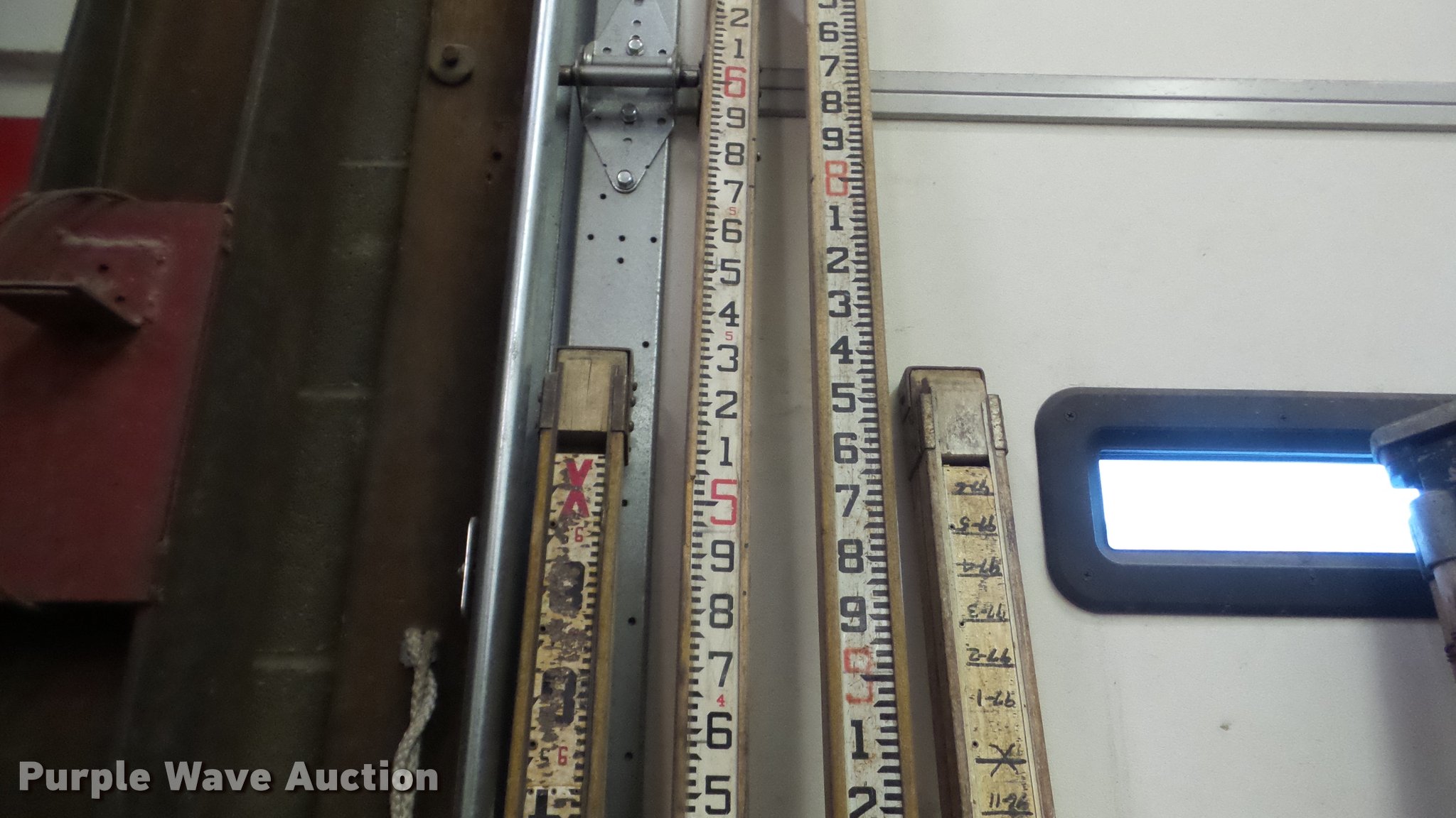 (4) transit sticks in Wichita, KS | Item DG9173 sold | Purple Wave