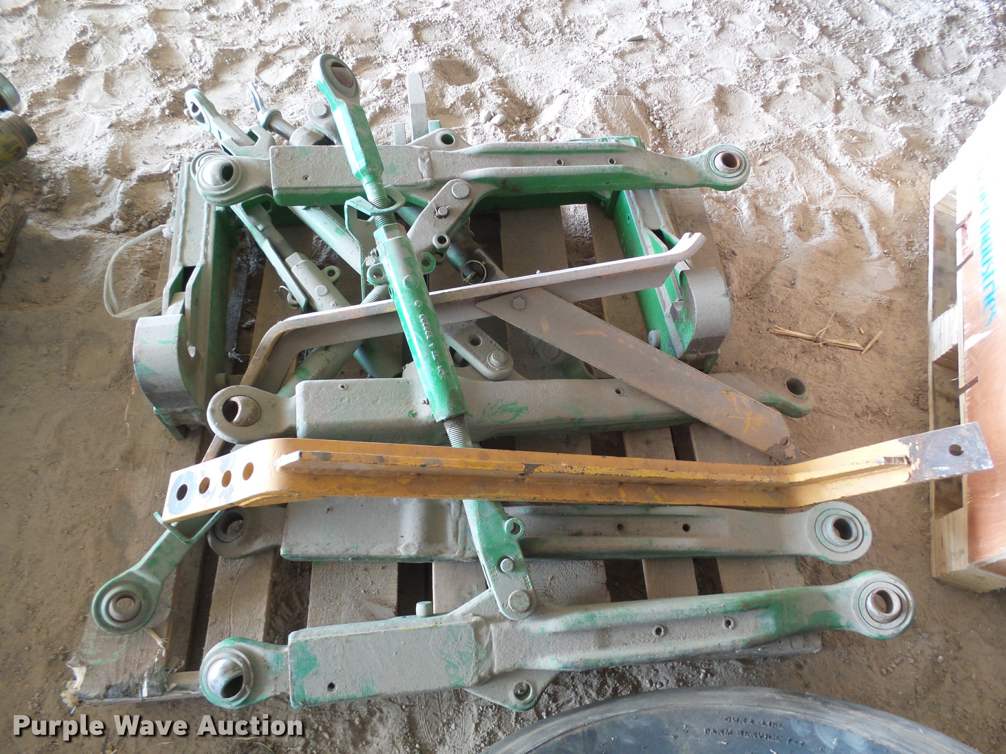 John Deere three point arms in Cimarron, KS | Item DB1809 sold | Purple ...