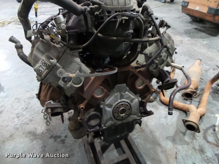 Ford 6.8L V10 gas engine in Lebanon, MO | Item BM9520 sold | Purple Wave