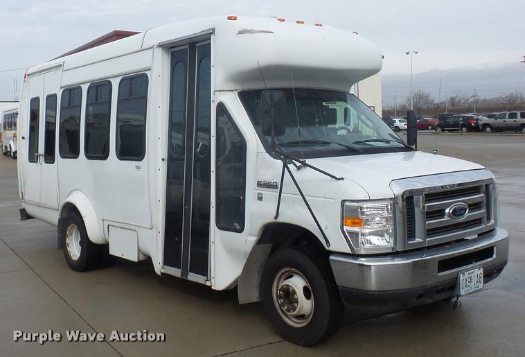 2008 Ford E350 Super Duty shuttle bus in Bridgeton, MO | Item DA5832 ...