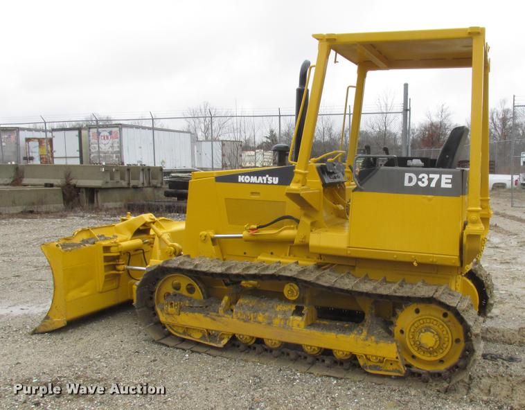 1993 Komatsu D37E dozer in Columbia, MO | Item DA3270 sold | Purple Wave