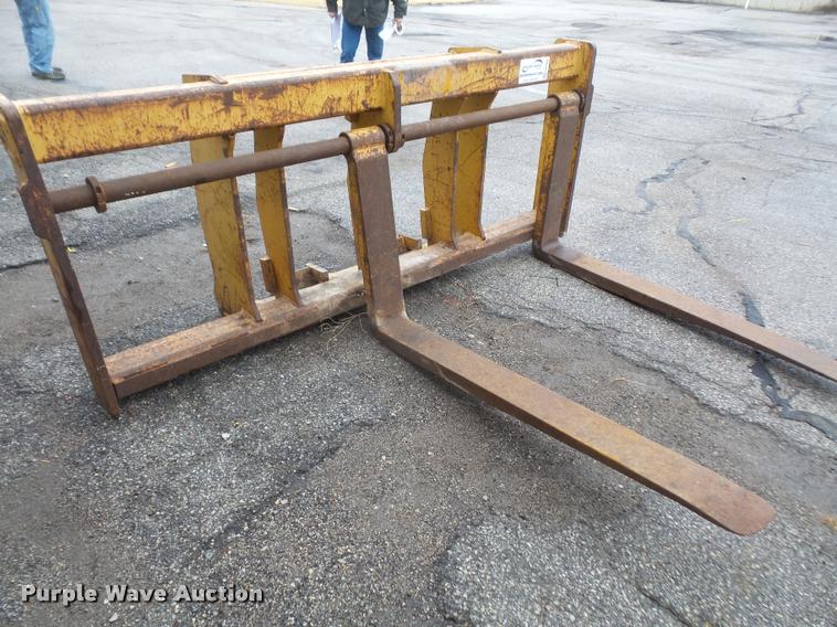 Caterpillar wheel loader pallet forks in Olathe, KS | Item DB2889 sold ...