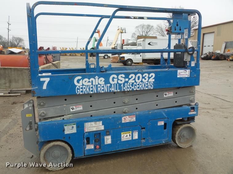 Genie GS2032 scissor lift in Paola, KS | Item DB2890 sold | Purple Wave