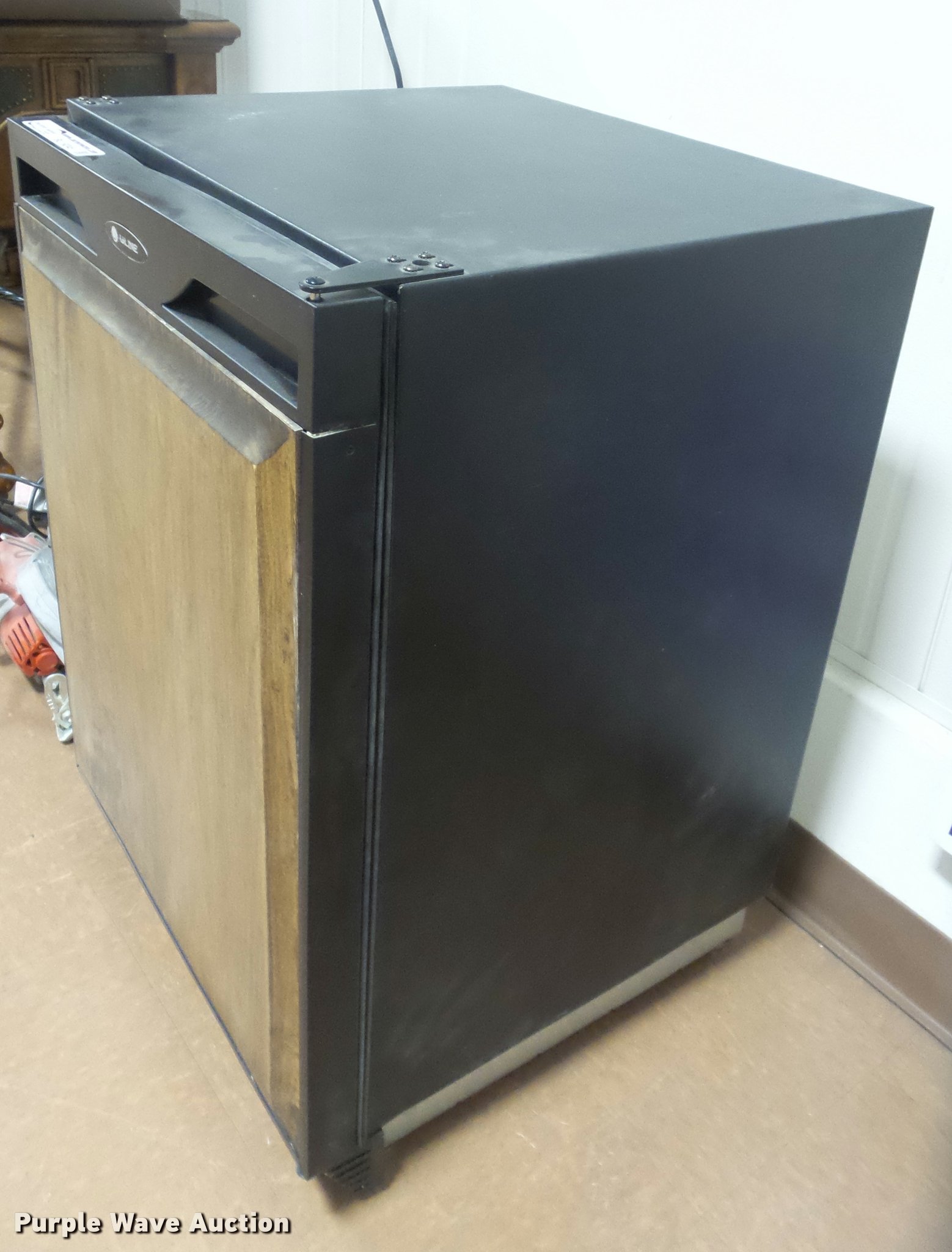 U-Line mini refrigerator in Manhattan, KS | Item BU9245 sold | Purple Wave