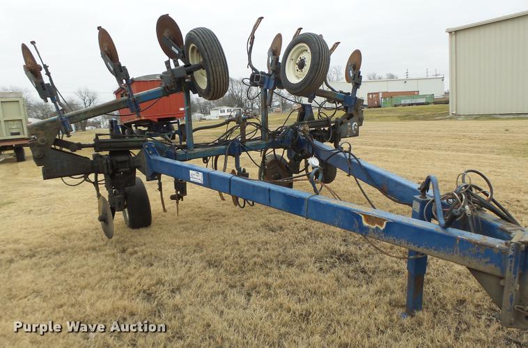 Anhydrous ammonia toolbar in Slater, MO | Item DA3304 sold | Purple Wave
