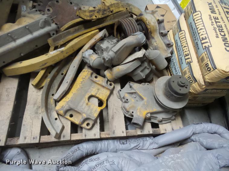 Caterpillar dozer parts in Kansas City, MO | Item BI9169 sold | Purple Wave