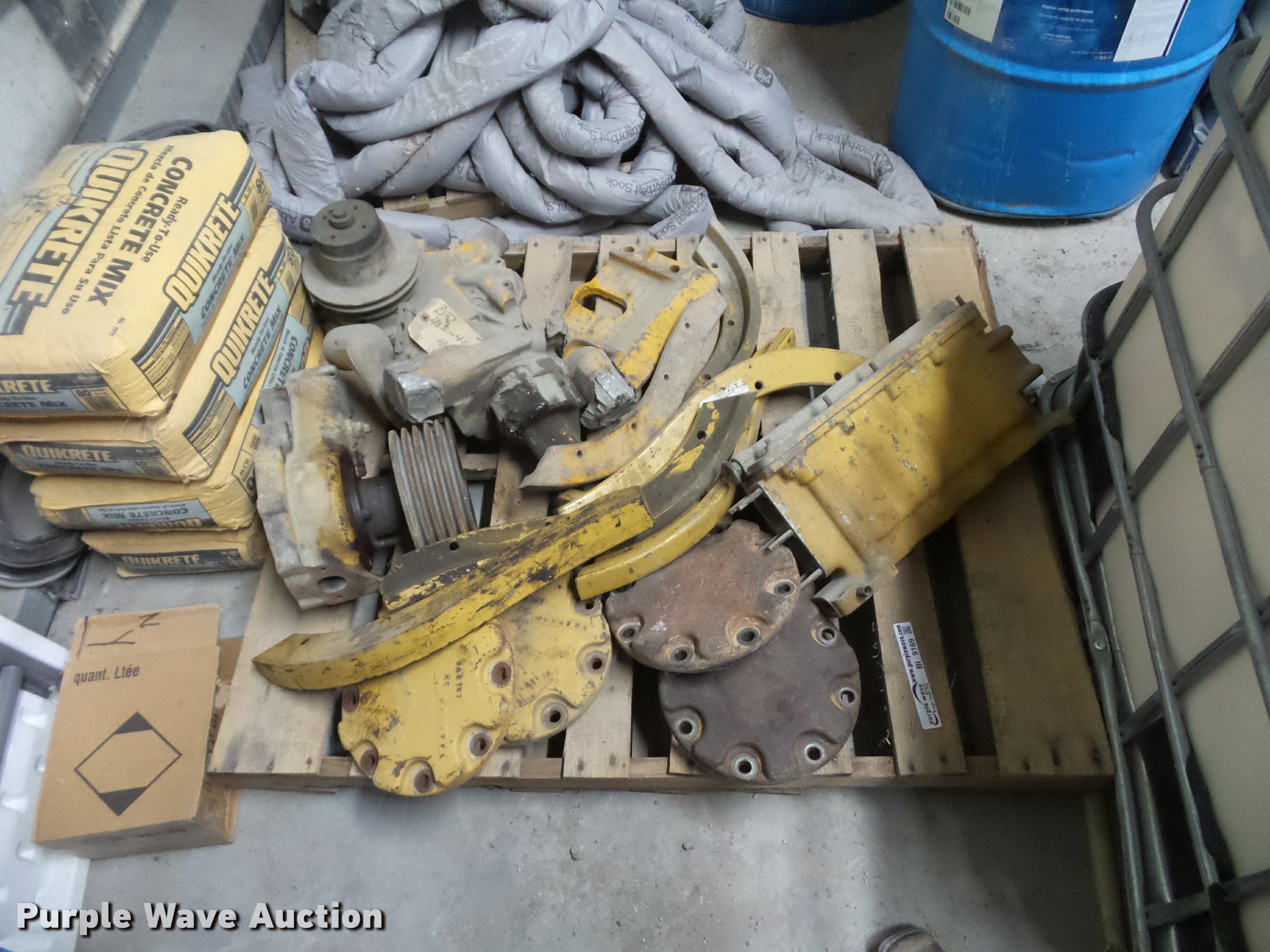 Caterpillar dozer parts in Kansas City, MO | Item BI9169 sold | Purple Wave