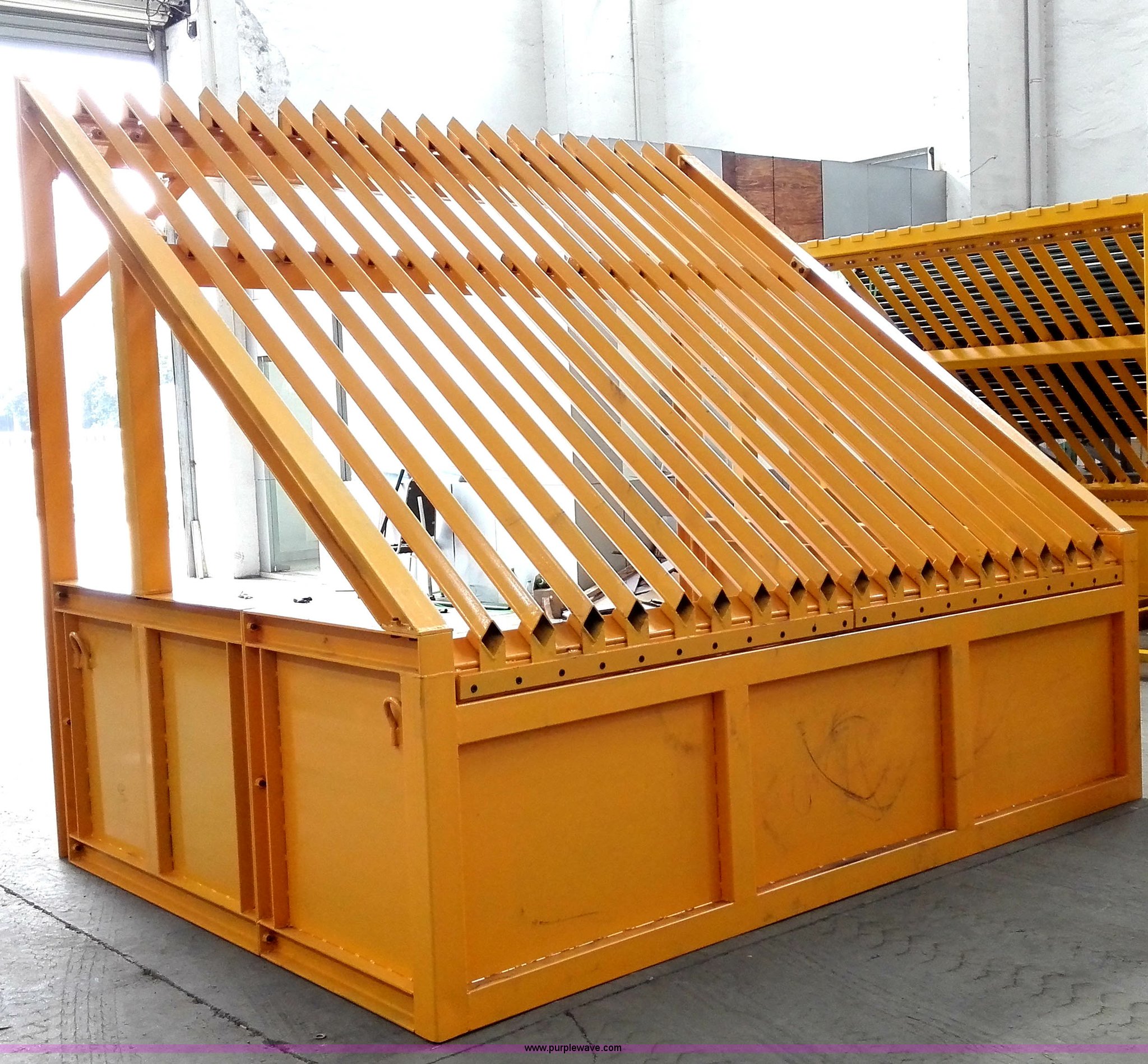 Grizzly screen in Tonganoxie, KS | Item F1374 sold | Purple Wave