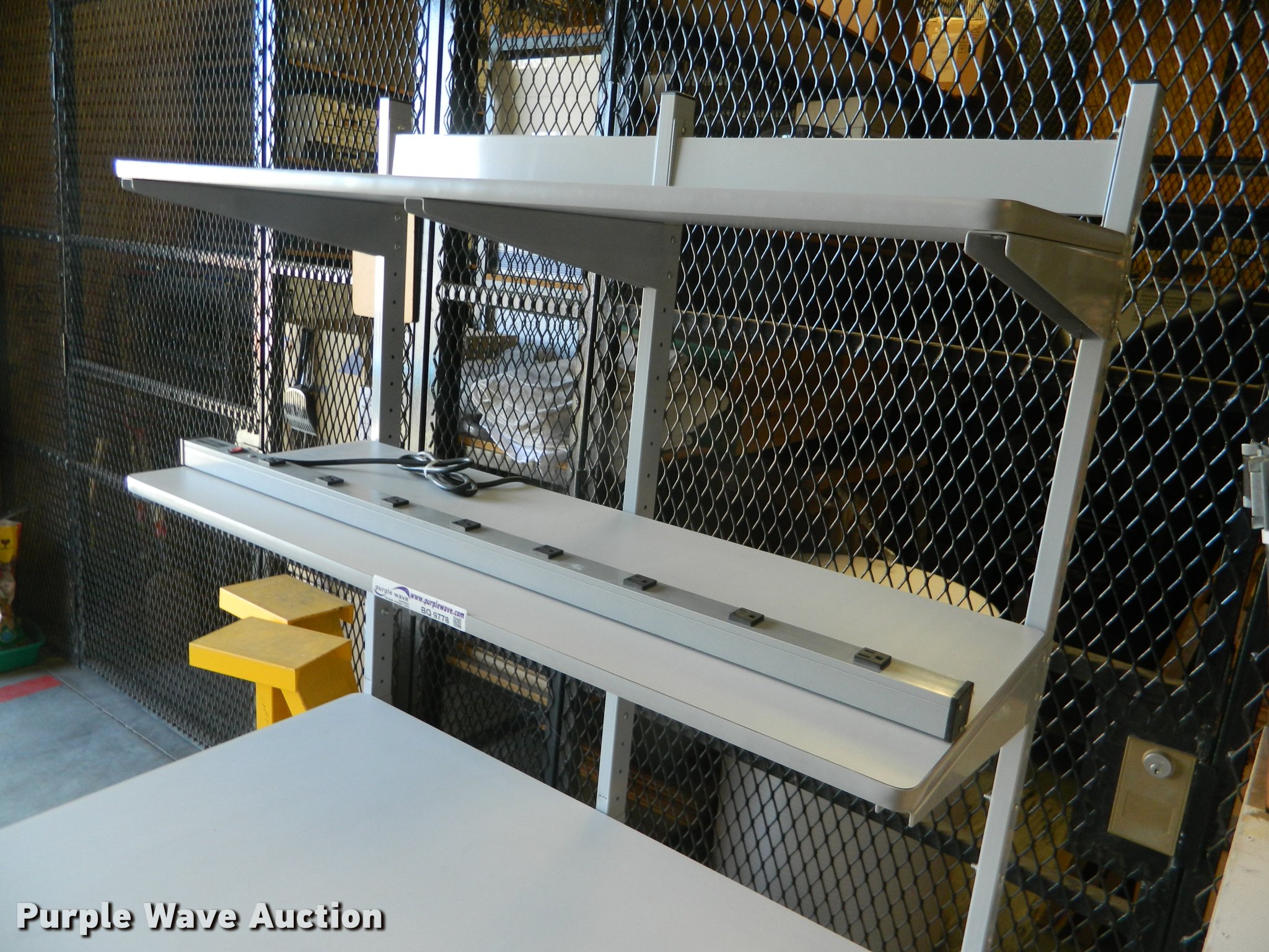 Computer/server work station in Ellsworth, KS | Item BQ9778 sold ...