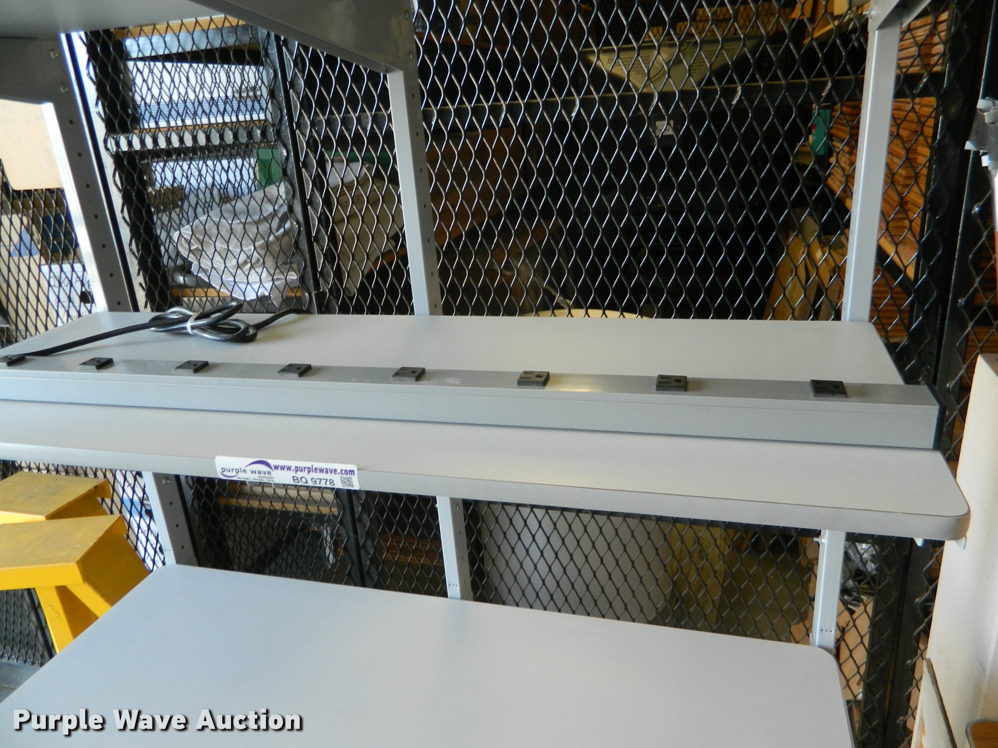 Computer/server work station in Ellsworth, KS | Item BQ9778 sold ...