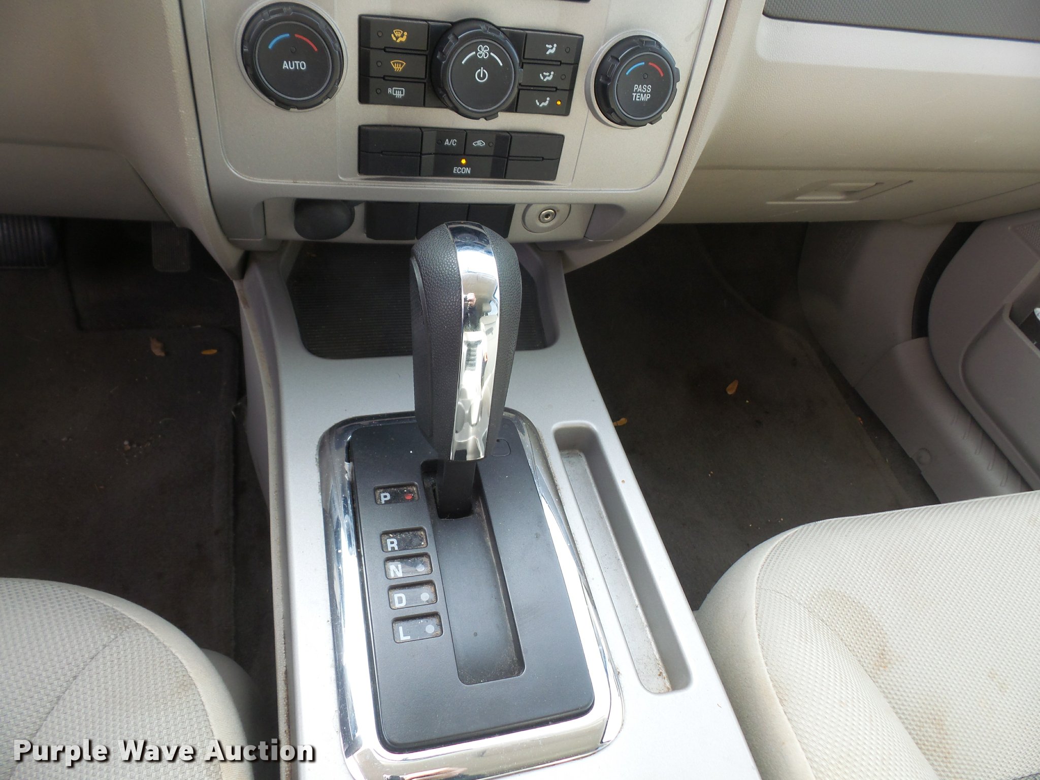 2008 Ford Escape Hybrid SUV in Olathe, KS | Item DB0733 sold | Purple Wave