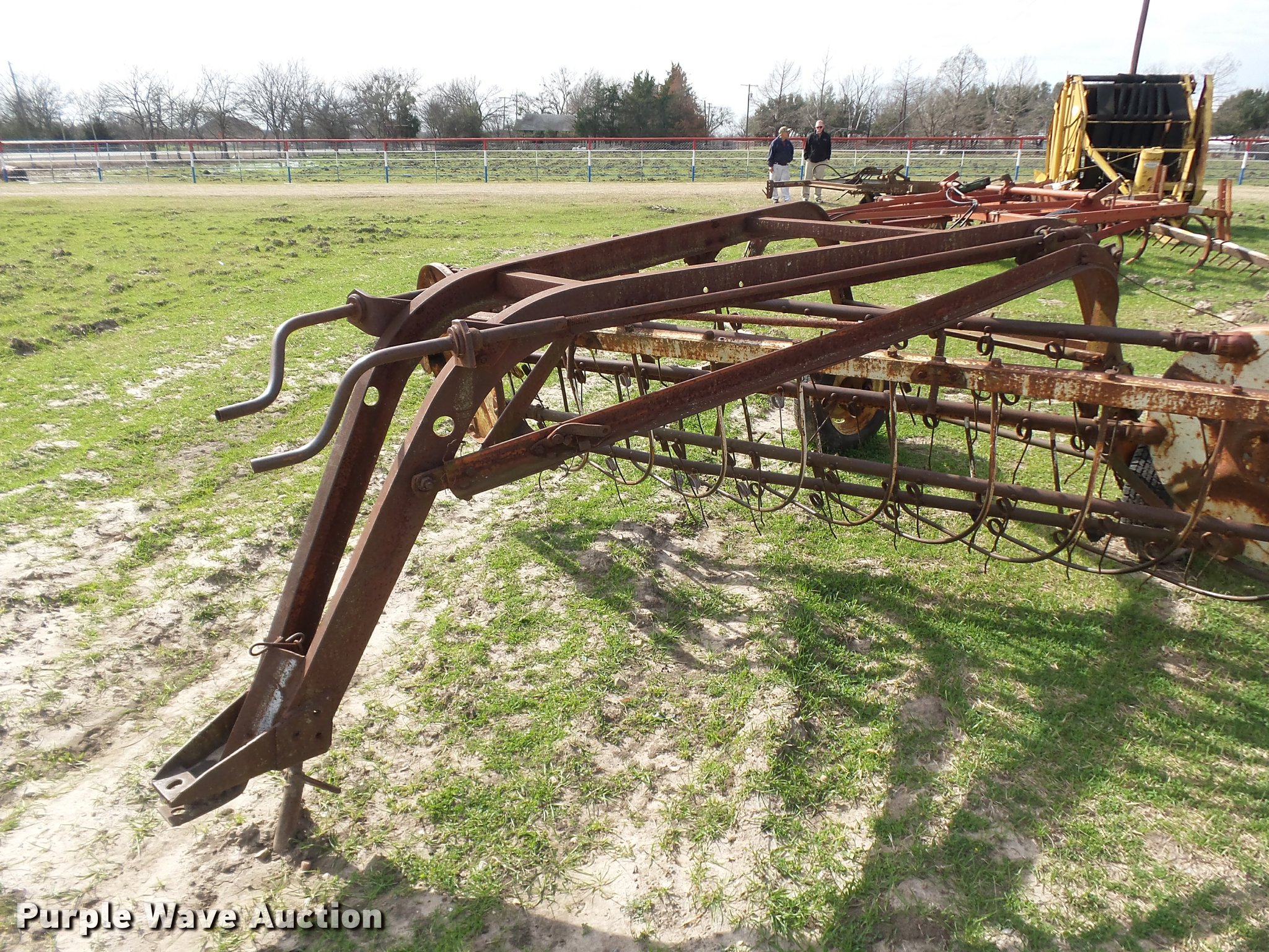 International hay rake in Ennis, TX | Item DE9519 sold | Purple Wave