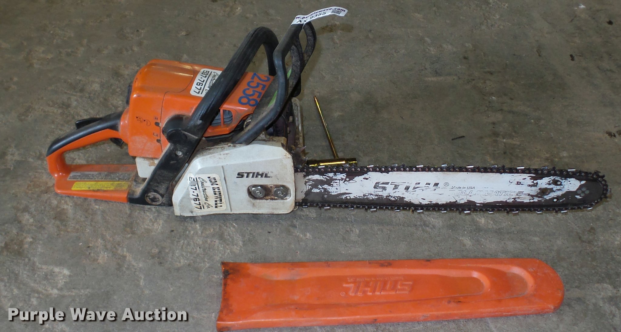 Stihl MS250 chain saw in Greenwood, MO | Item AX9355 sold | Purple Wave