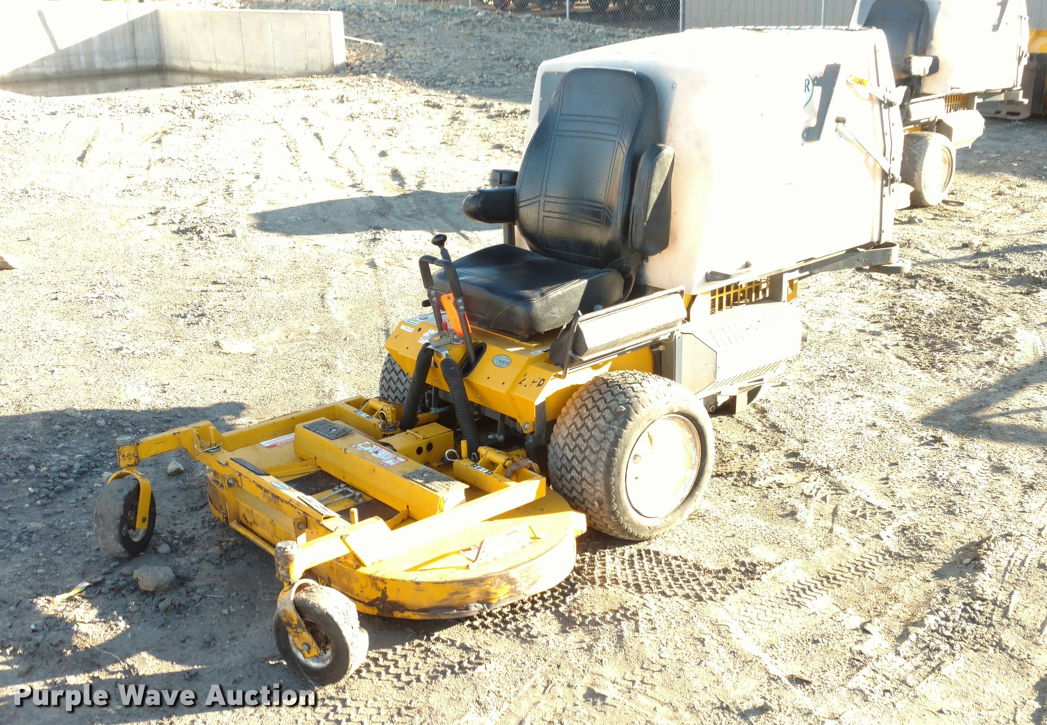 Walker MTGHS ZTR lawn mower in Andover, KS | Item DB0868 sold | Purple Wave