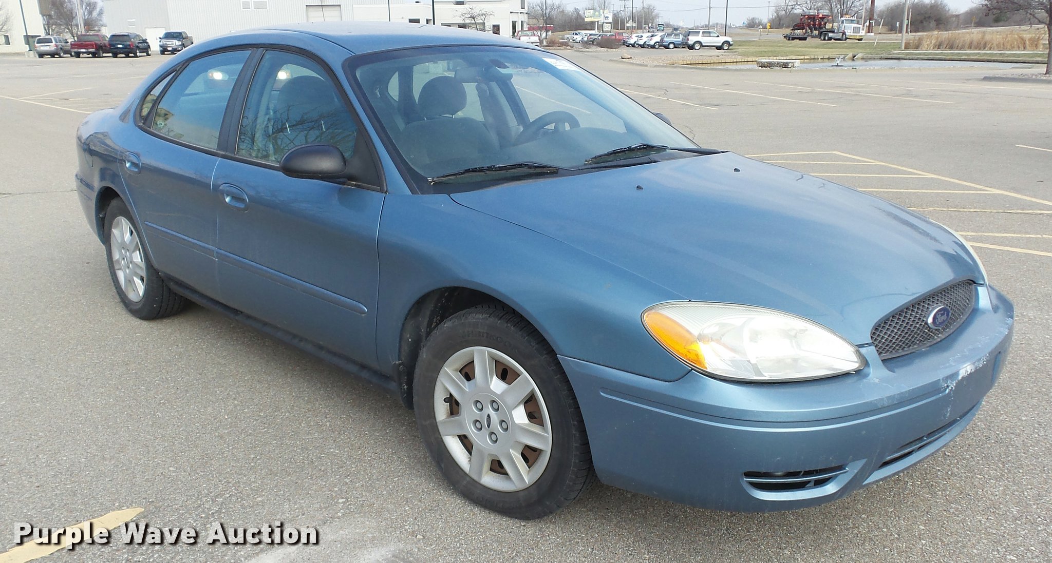 2006 Ford Taurus SE in Manhattan, KS | Item DB3794 sold | Purple Wave