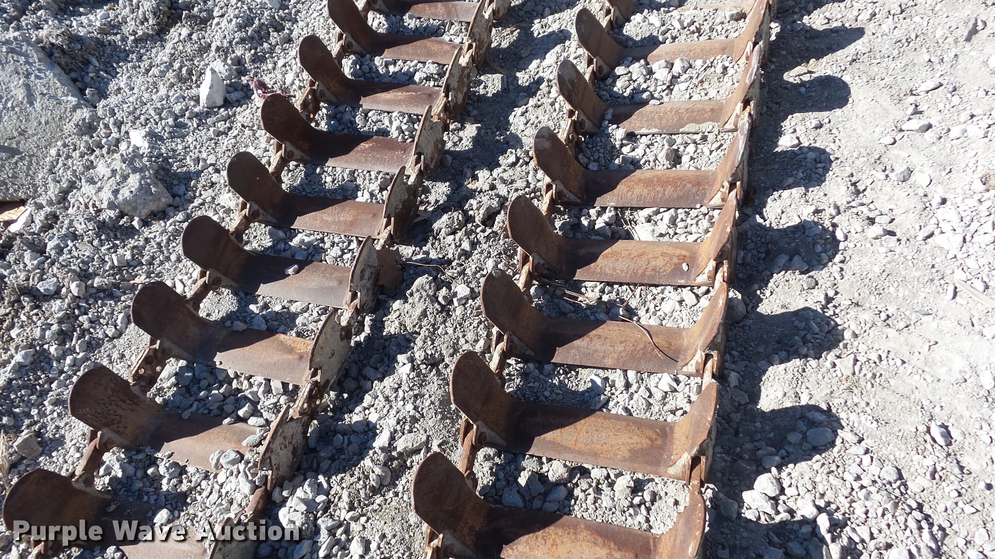 Case 1845 skid steer tracks in Parkville, MO | Item DJ9448 sold ...