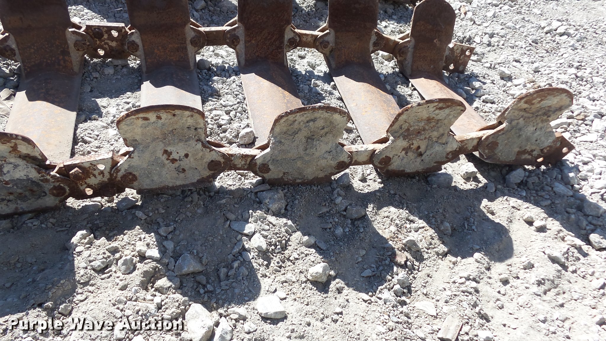 Case 1845 skid steer tracks in Parkville, MO | Item DJ9448 sold ...