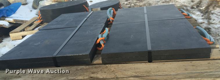 (8) rigging pads in Tonganoxie, KS | Item F1533 sold | Purple Wave
