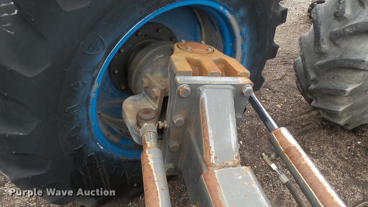 Massey-Ferguson rear wheel assist combine axle in Hesston, KS | Item ...