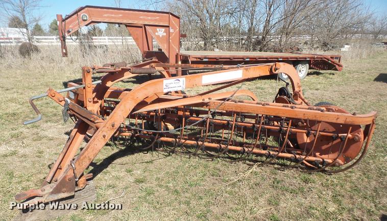 Allis Chalmers side delivery hay rake in Baldwin City, KS | Item DB0697 ...
