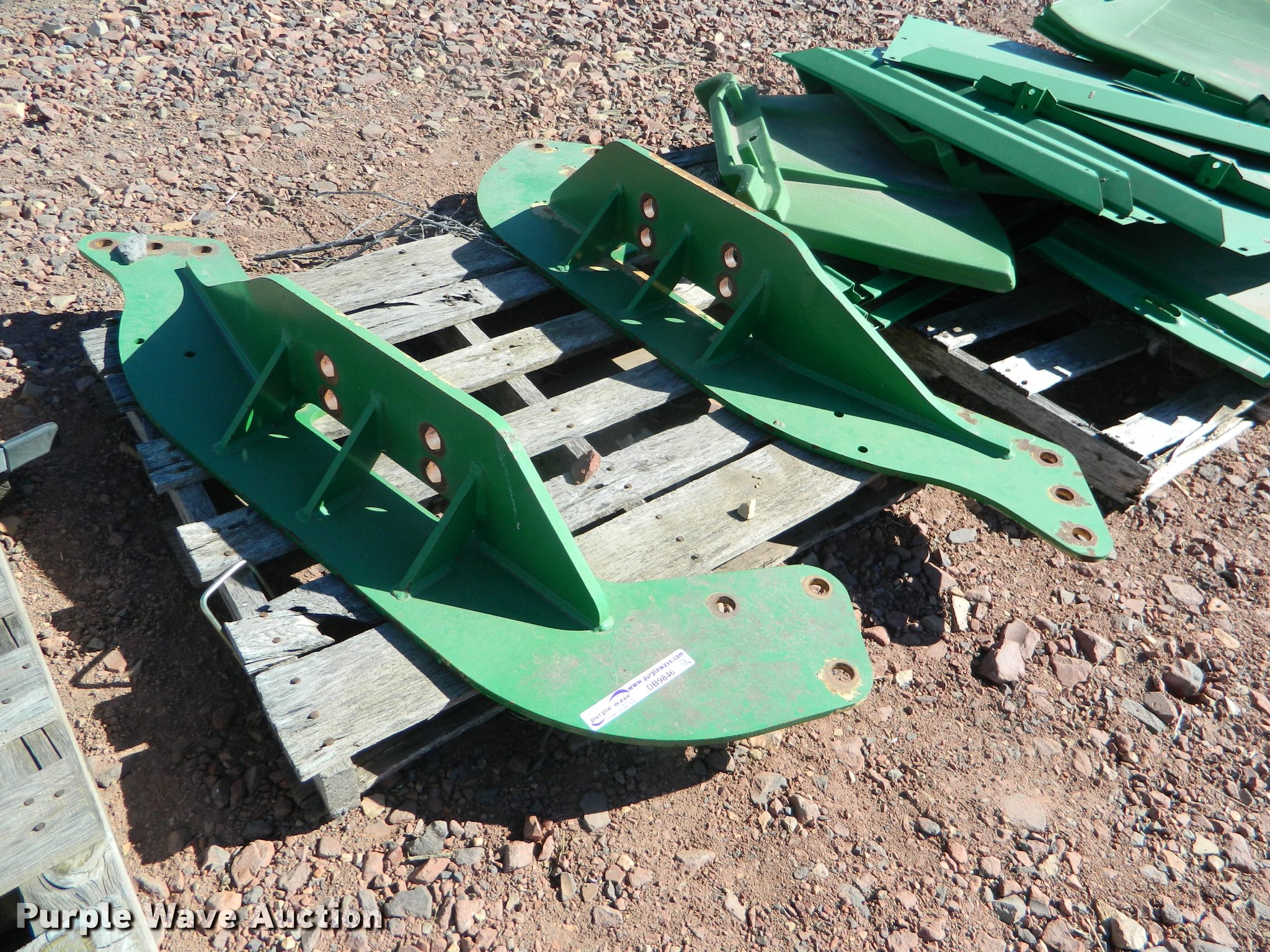 John Deere loader brackets in Great Bend, KS | Item DB9846 sold ...