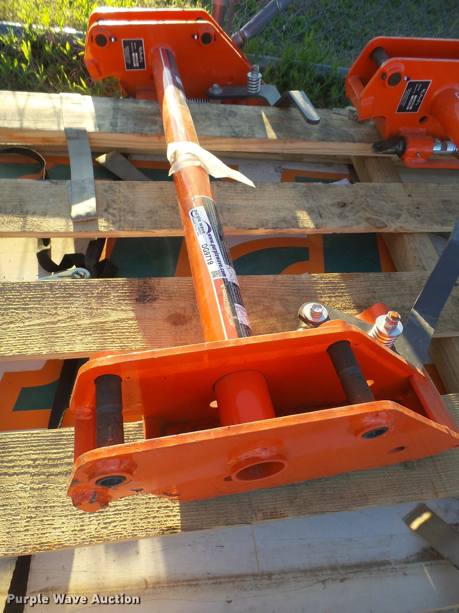 Kubota L2228 quick attach bracket in Ada, OK | Item DG9719 sold ...