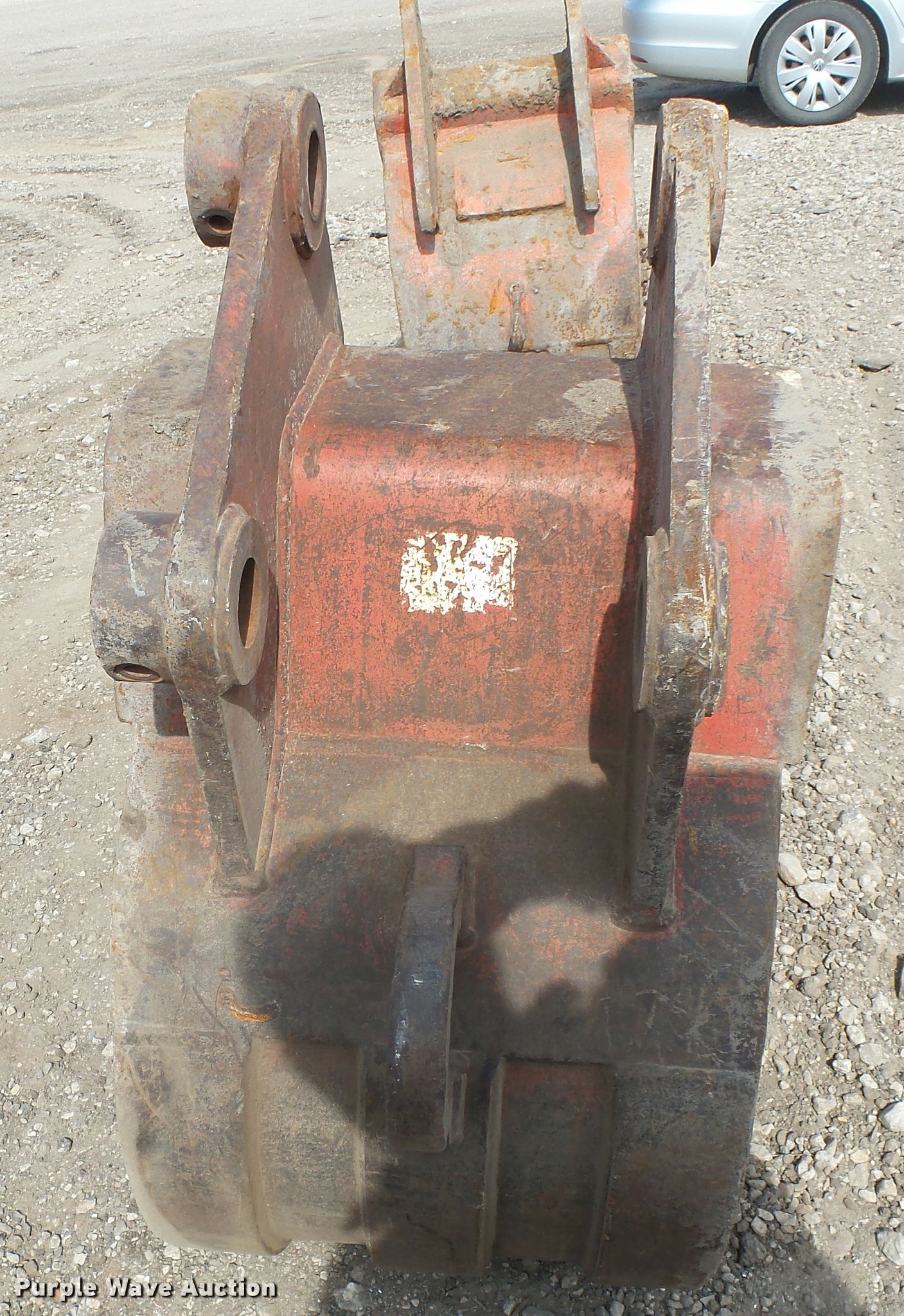 Eaco excavator bucket in Wichita, KS | Item DQ9984 sold | Purple Wave