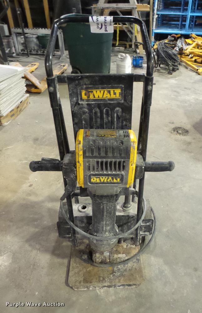 Dewalt D25980 pavement breaker in Sioux Falls, SD | Item DA7310 sold ...