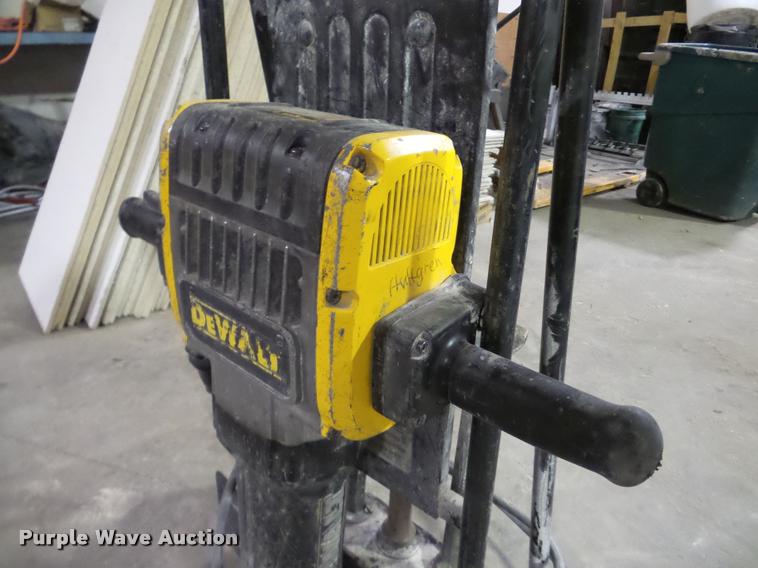 Dewalt D25980 pavement breaker in Sioux Falls, SD | Item DA7310 sold ...