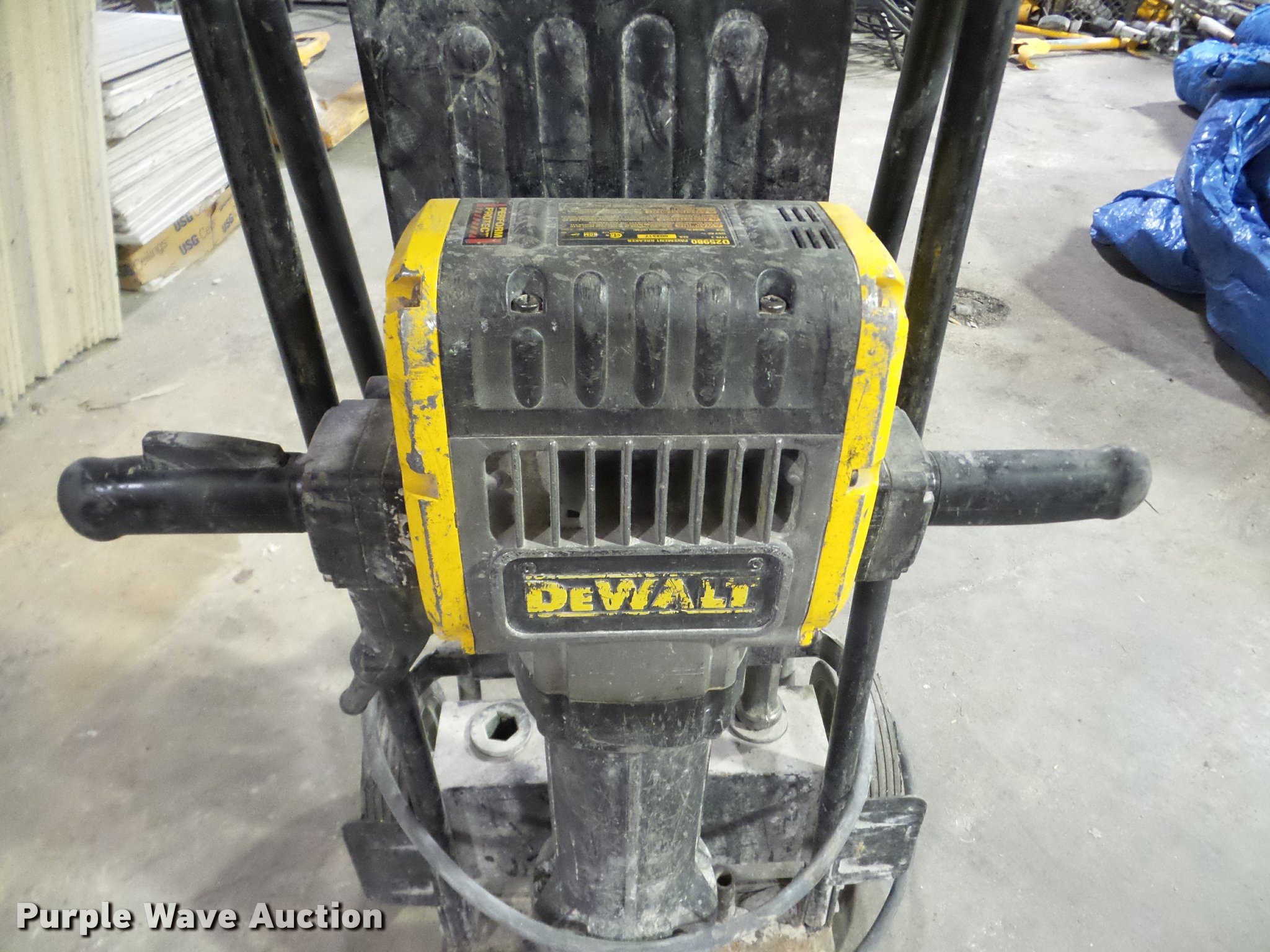 Dewalt D25980 pavement breaker in Sioux Falls, SD | Item DA7310 sold ...