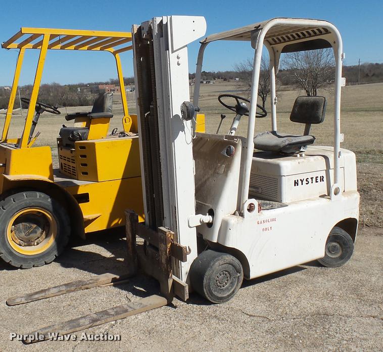 Hyster S40C forklift in Winfield, KS | Item CB9733 sold | Purple Wave