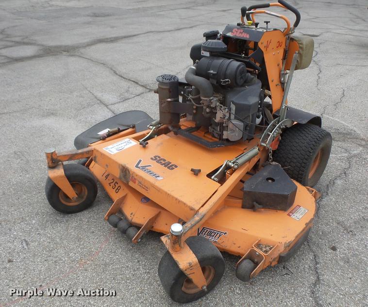 Scag V-ride lawn mower in Lenexa, KS | Item DB0531 sold | Purple Wave