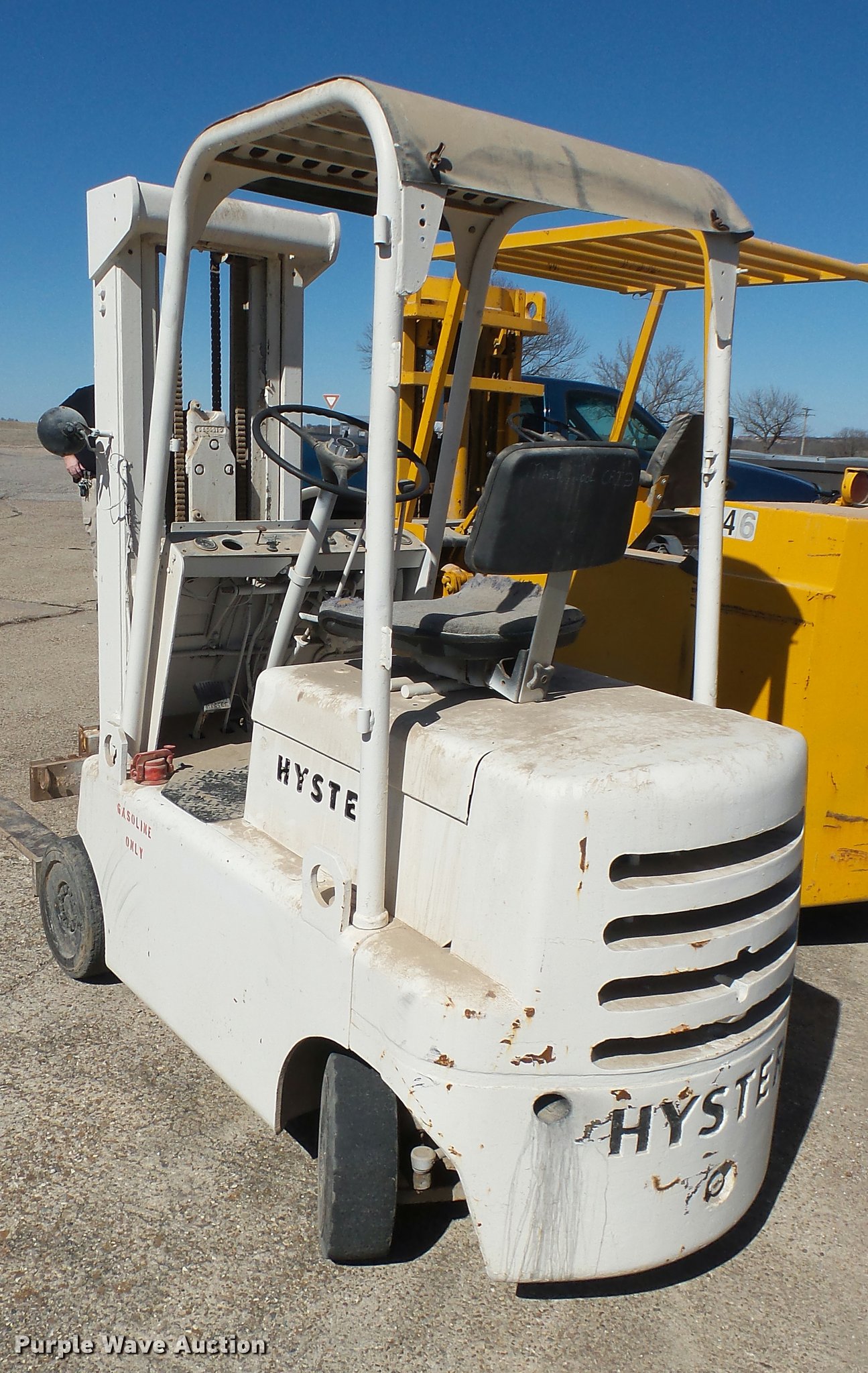 Hyster S40C forklift in Winfield, KS | Item CB9733 sold | Purple Wave