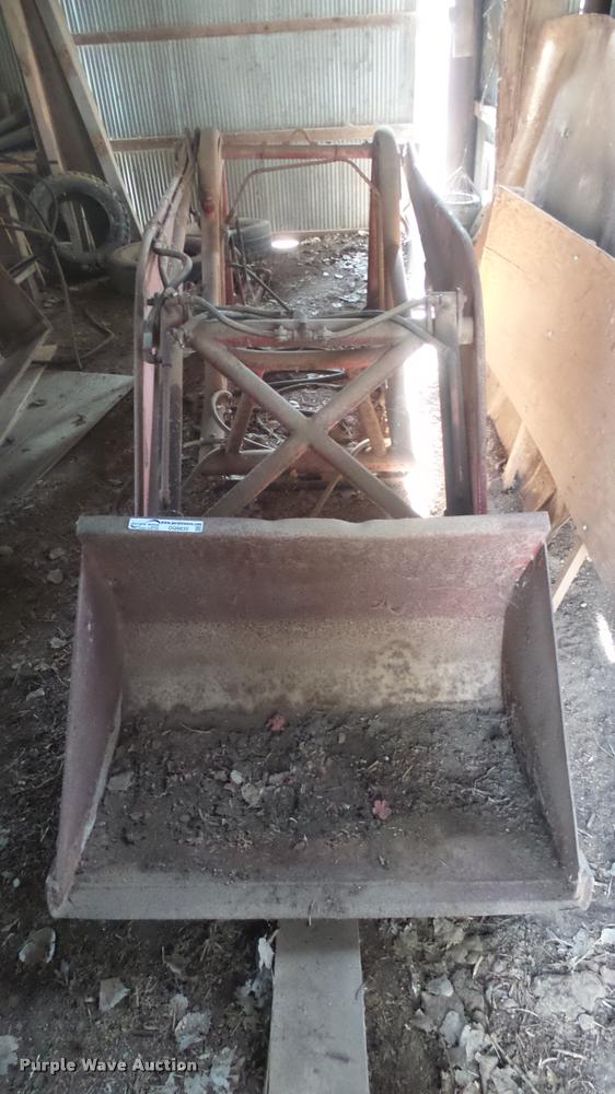 Wagner loader in Hutchinson, KS | Item DQ9835 sold | Purple Wave