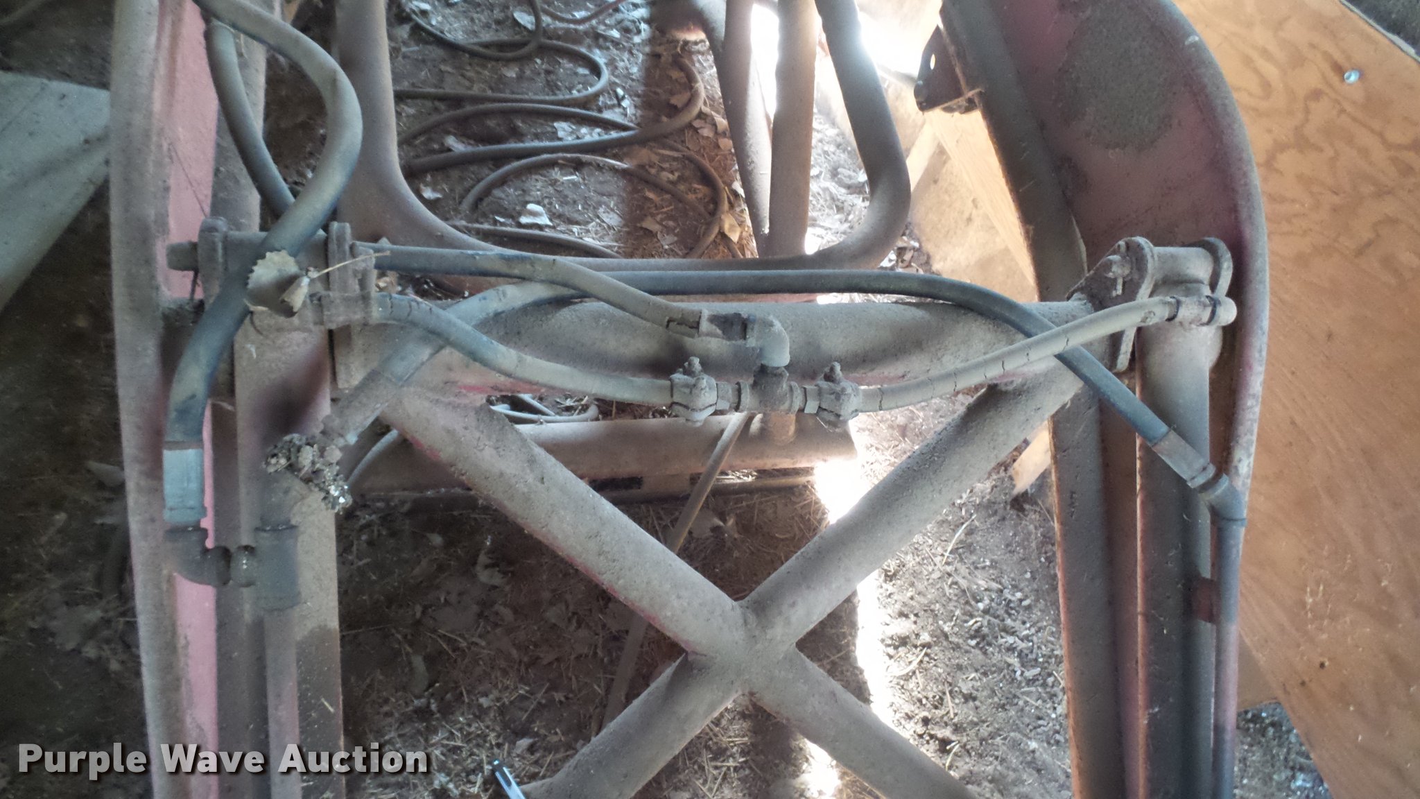 Wagner loader in Hutchinson, KS | Item DQ9835 sold | Purple Wave