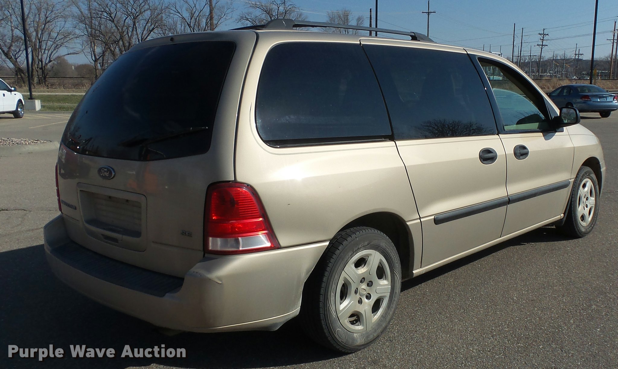 2007 Ford Freestar SE van in Manhattan, KS | Item DB3819 sold | Purple Wave