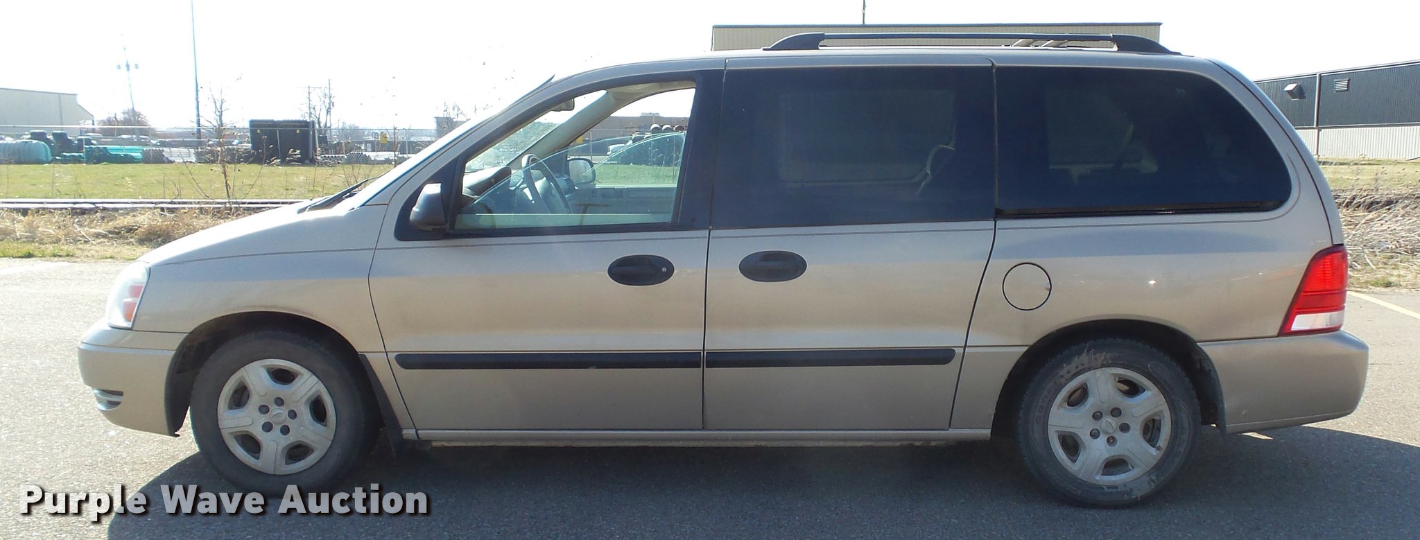 2007 Ford Freestar SE van in Manhattan, KS | Item DB3819 sold | Purple Wave
