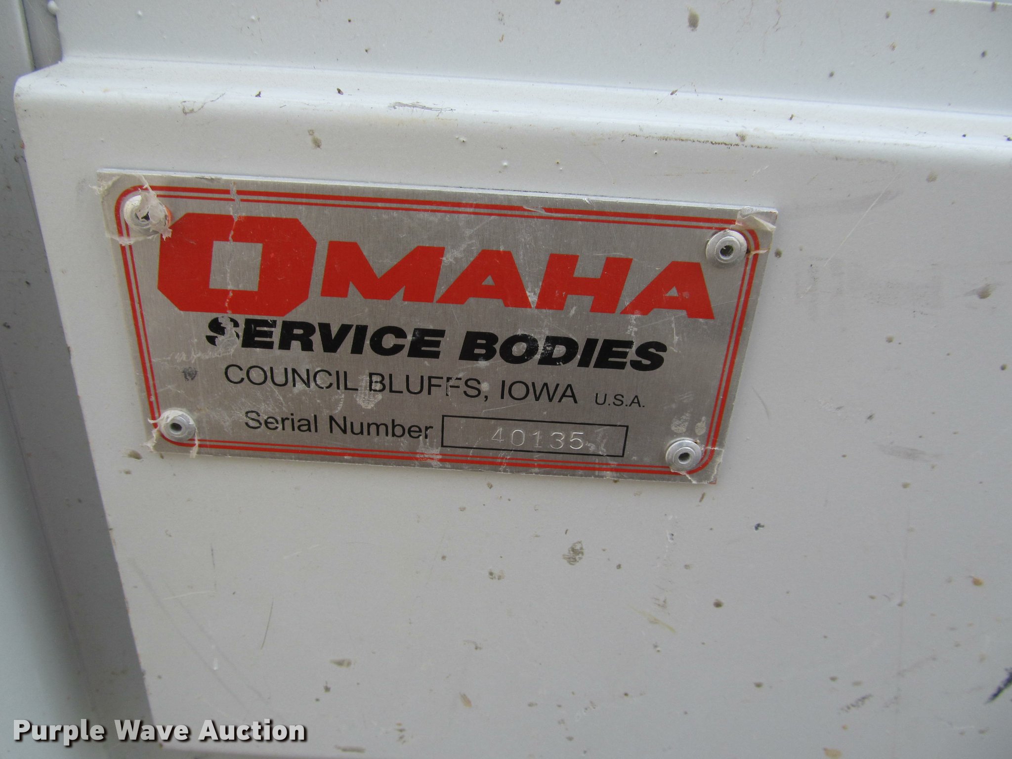 Omaha Service Bodies bed cover in Leavenworth, KS | Item DT9576 sold ...