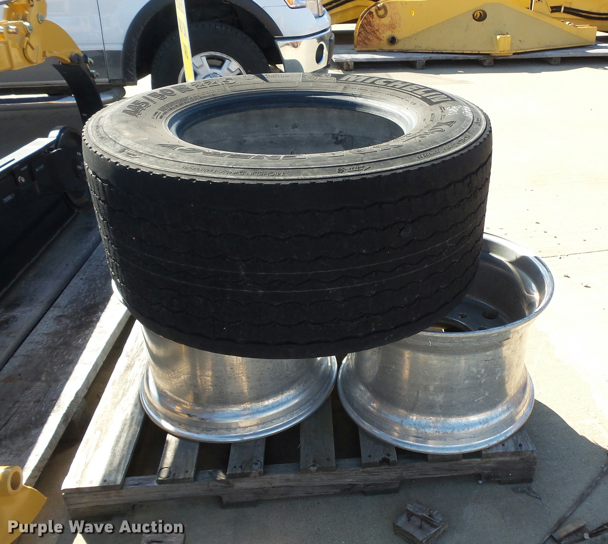 Michelin XDA Energy 445/50R22.5 tires in Chesterfield, MO | Item DC9512 ...