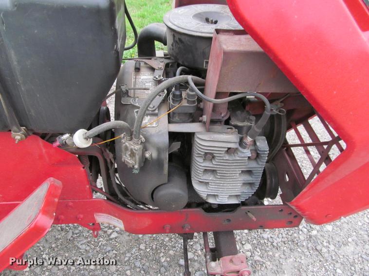 Snapper 1855A lawn tractor in Gridley, KS | Item DT9519 sold | Purple Wave