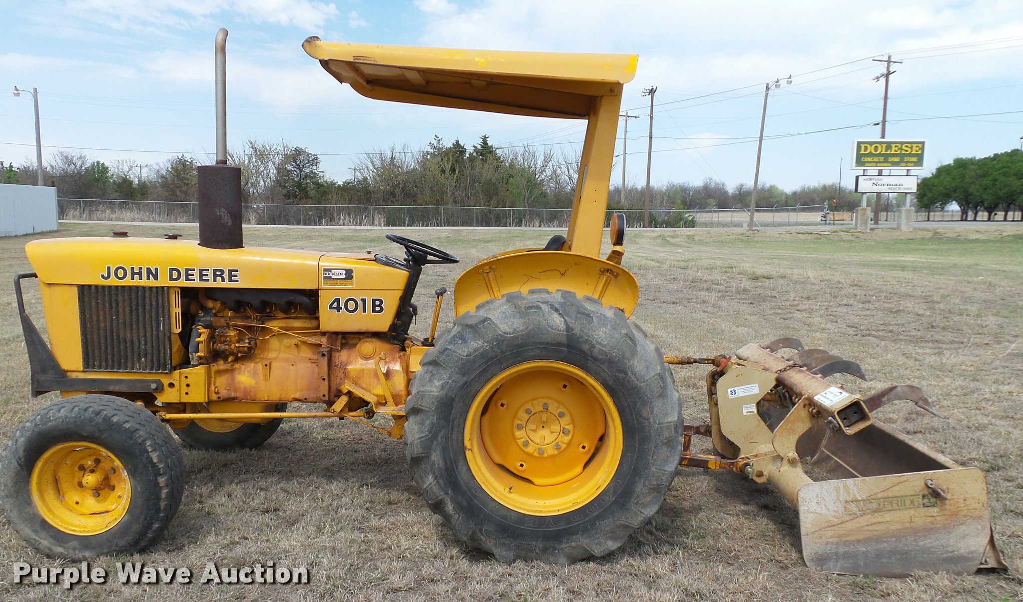 1983 John Deere 401B landscape tractor in Norman, OK | Item DB0132 sold ...